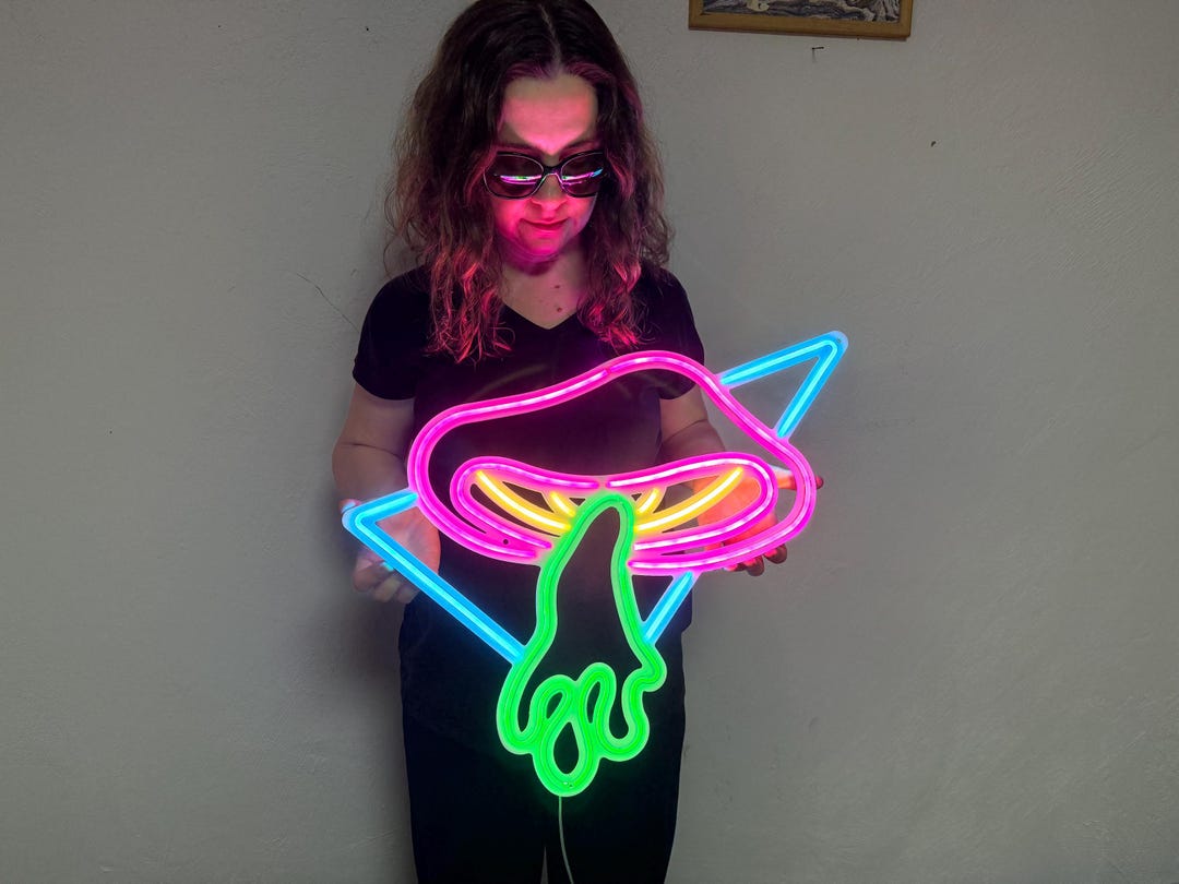 Flying Mushroom Neon Sign - LED Neon Metal Wall Art for Home Decor ...