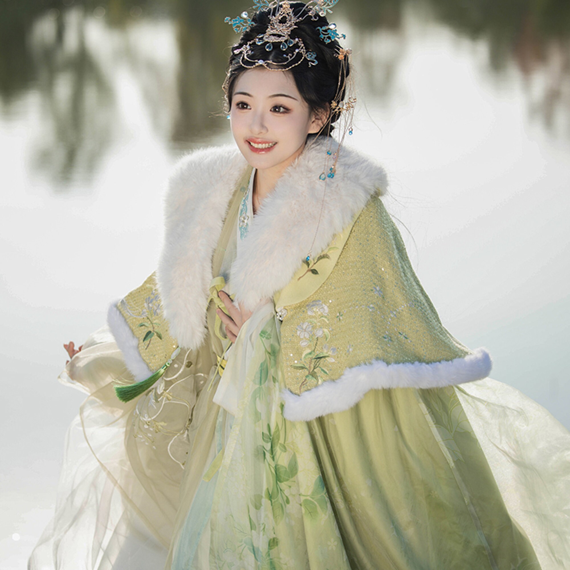 Hanfu Embroidered Cloak, Pear Velvet Cloak, Embroidered Green Cloak ...