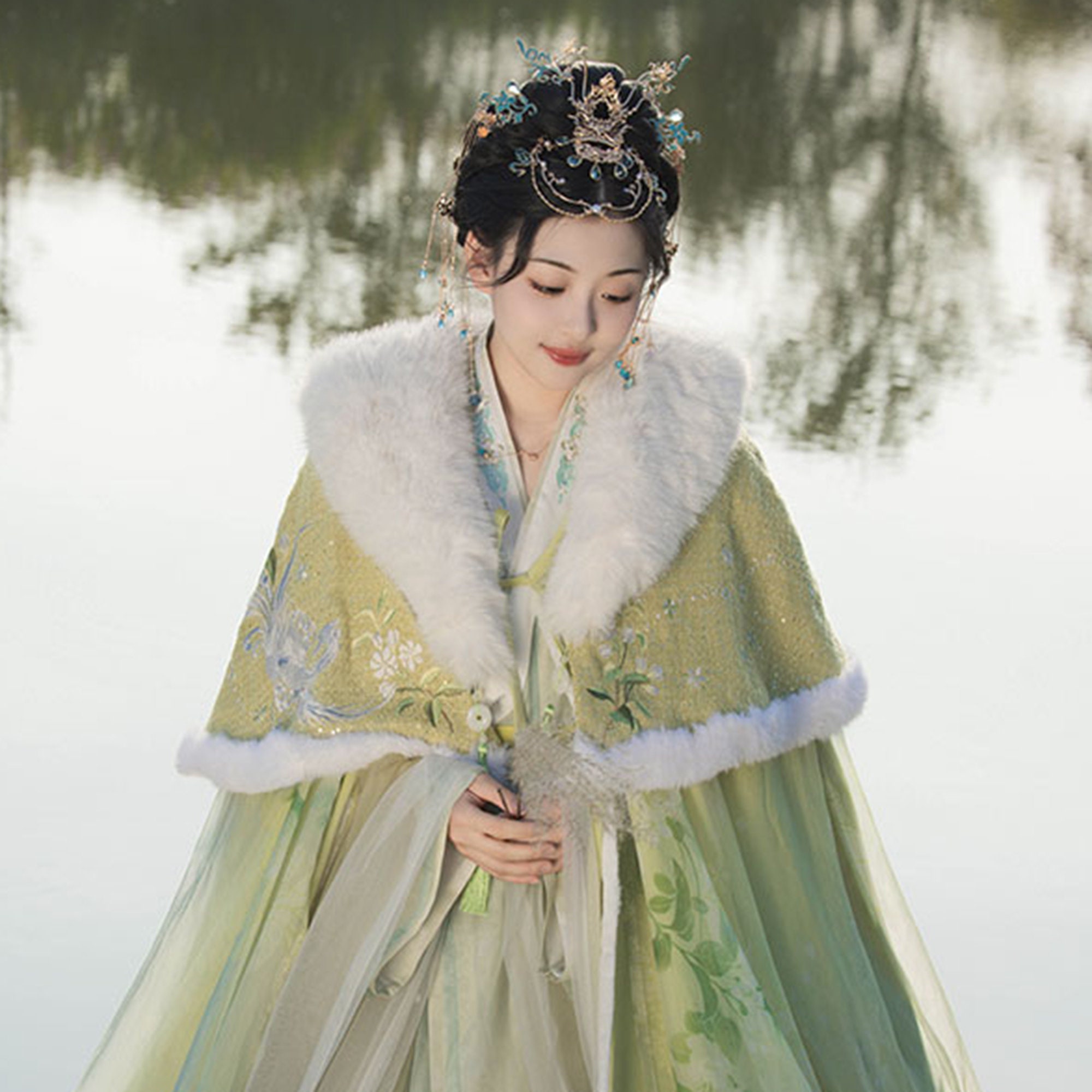 Hanfu Embroidered Cloak, Pear Velvet Cloak, Embroidered Green Cloak ...