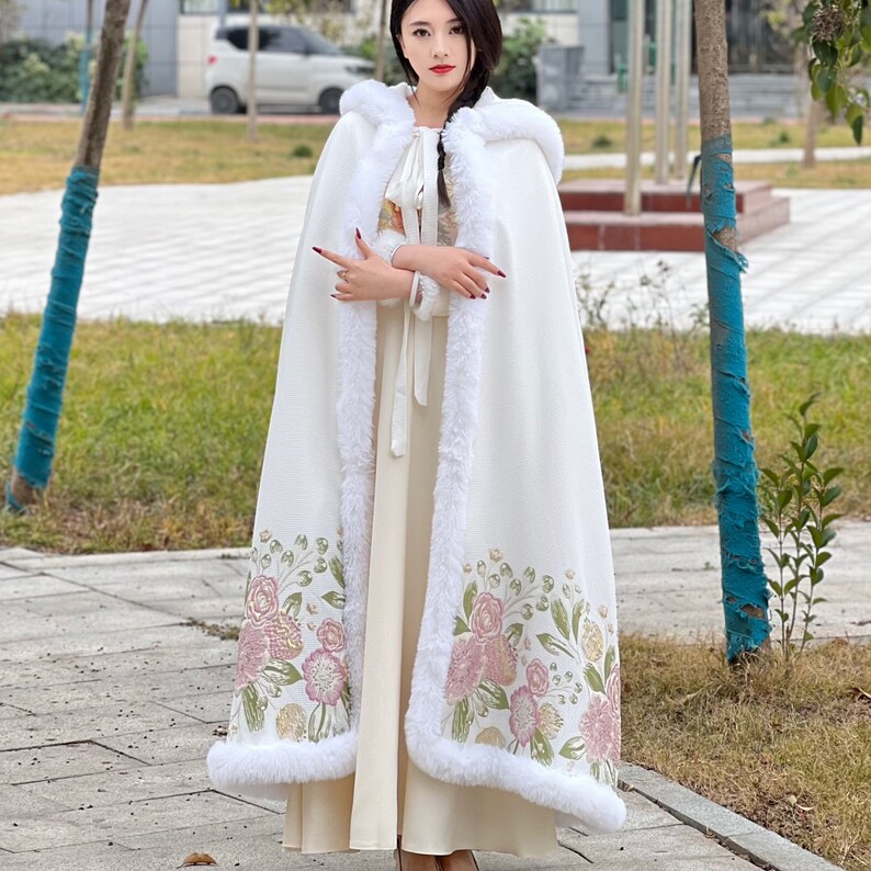 White Embroidered Cloak, Ancient Style Fur Collar Cloak, Ancient ...