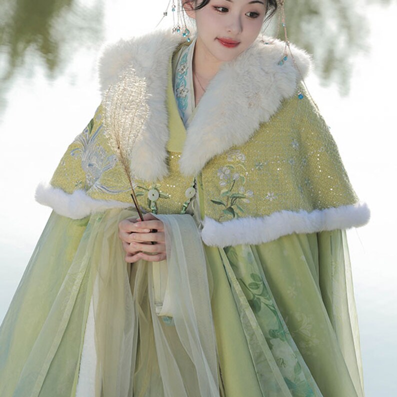 Hanfu Embroidered Cloak, Pear Velvet Cloak, Embroidered Green Cloak ...