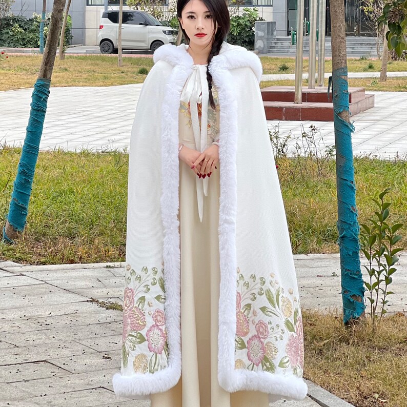 White Embroidered Cloak, Ancient Style Fur Collar Cloak, Ancient ...