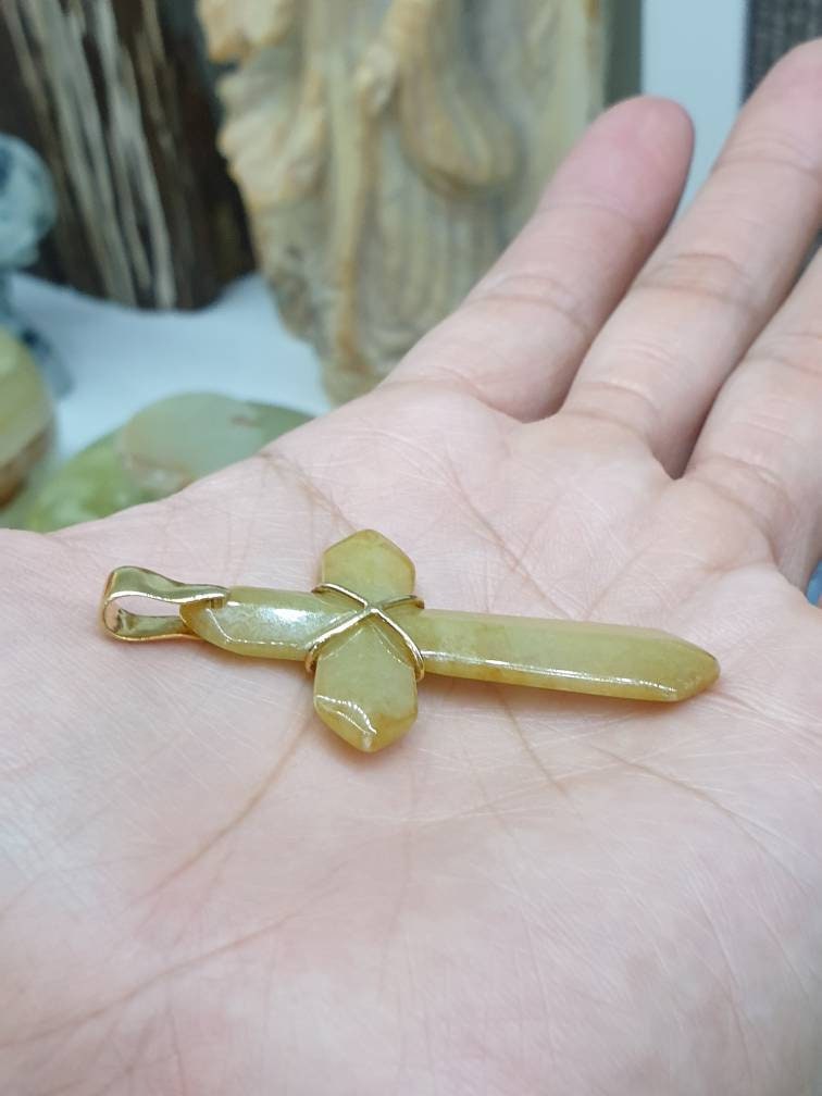 Honey Jade Cross Pendant in 14 Karat Gold - Etsy