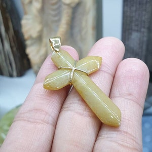 Honey Jade Cross Pendant in 14 Karat Gold - Etsy