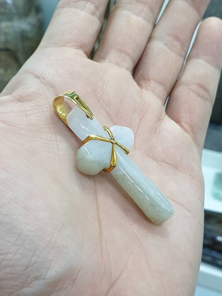 Jade Cross Pendant in 14K Gold - Etsy