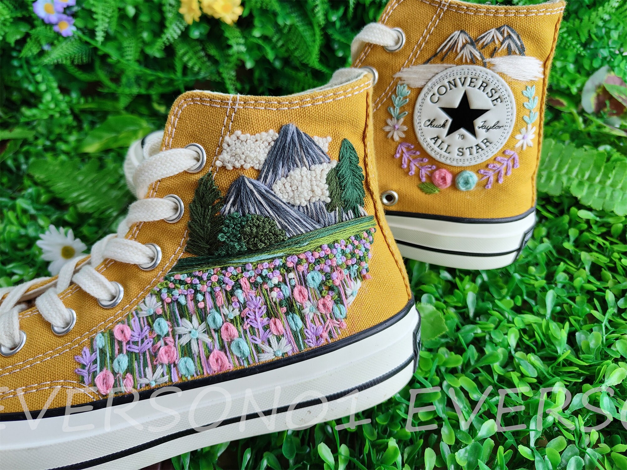 Custom Converse Embroidered Shoes Converse Chuck Taylor 1970s Custom ...