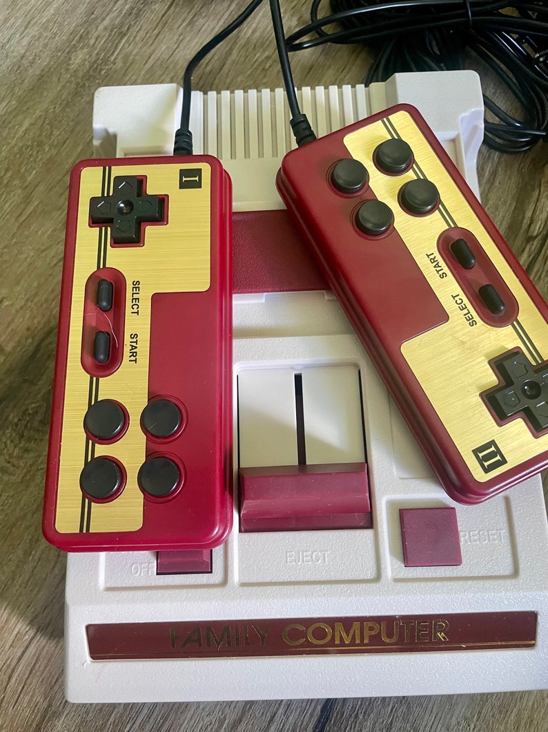 Nintendo Family Computer, 600 of Built in Games. 2023 Edition FAMICON ...