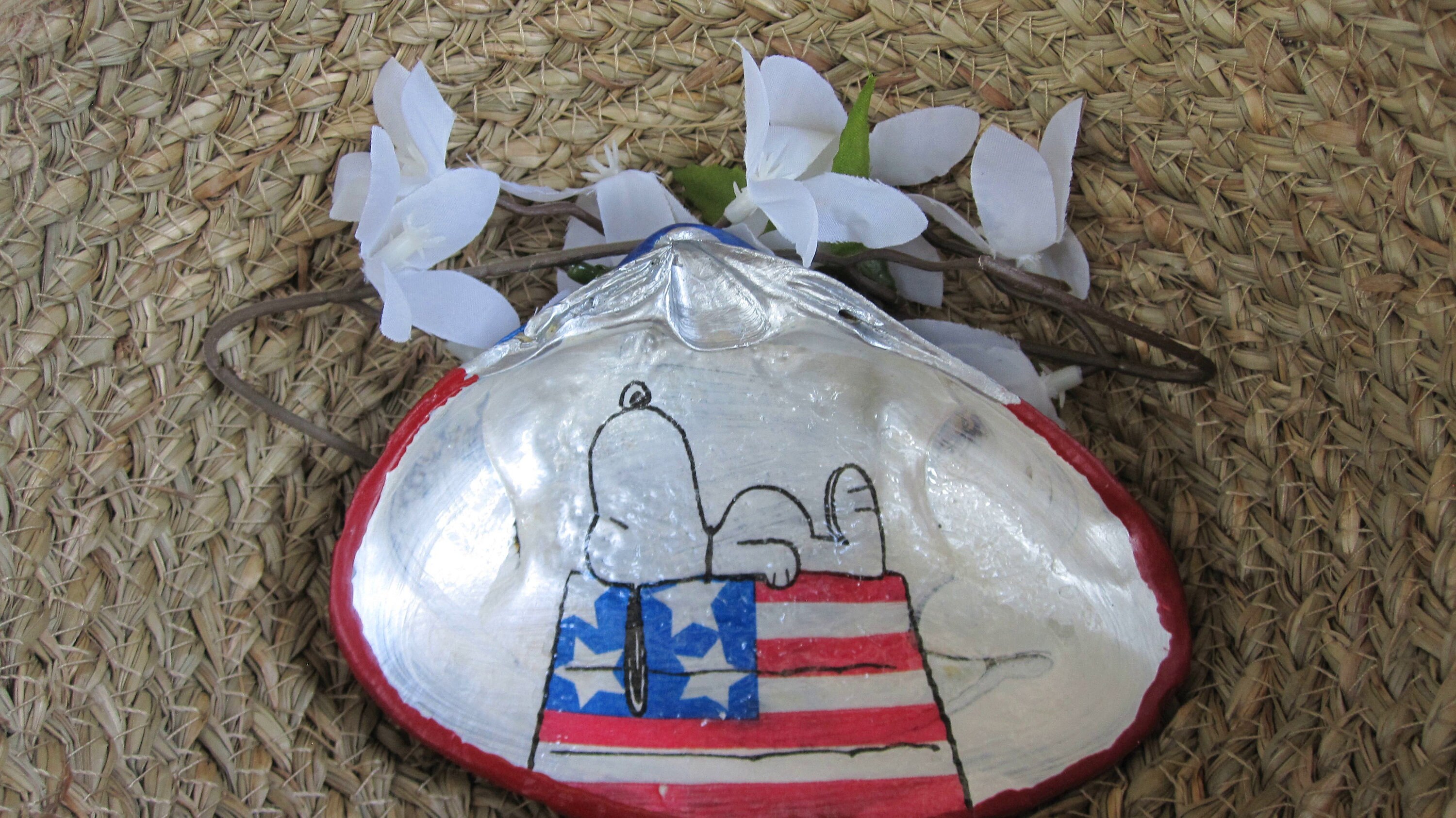 Patriotic Snoopy in a Seashell Independence Day With Snoopy - Etsy