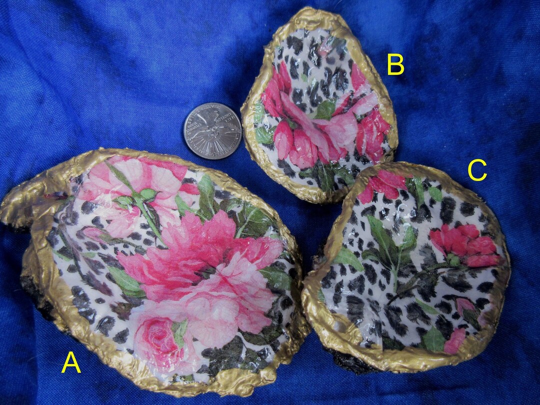 Flower Oyster Shells With Black and White Animal Print Background, Ring ...