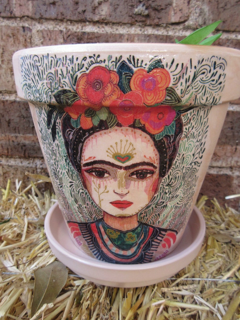 Frida Kahlo Terracotta Planter, Cappuccino Swirl Terracotta Pot ...