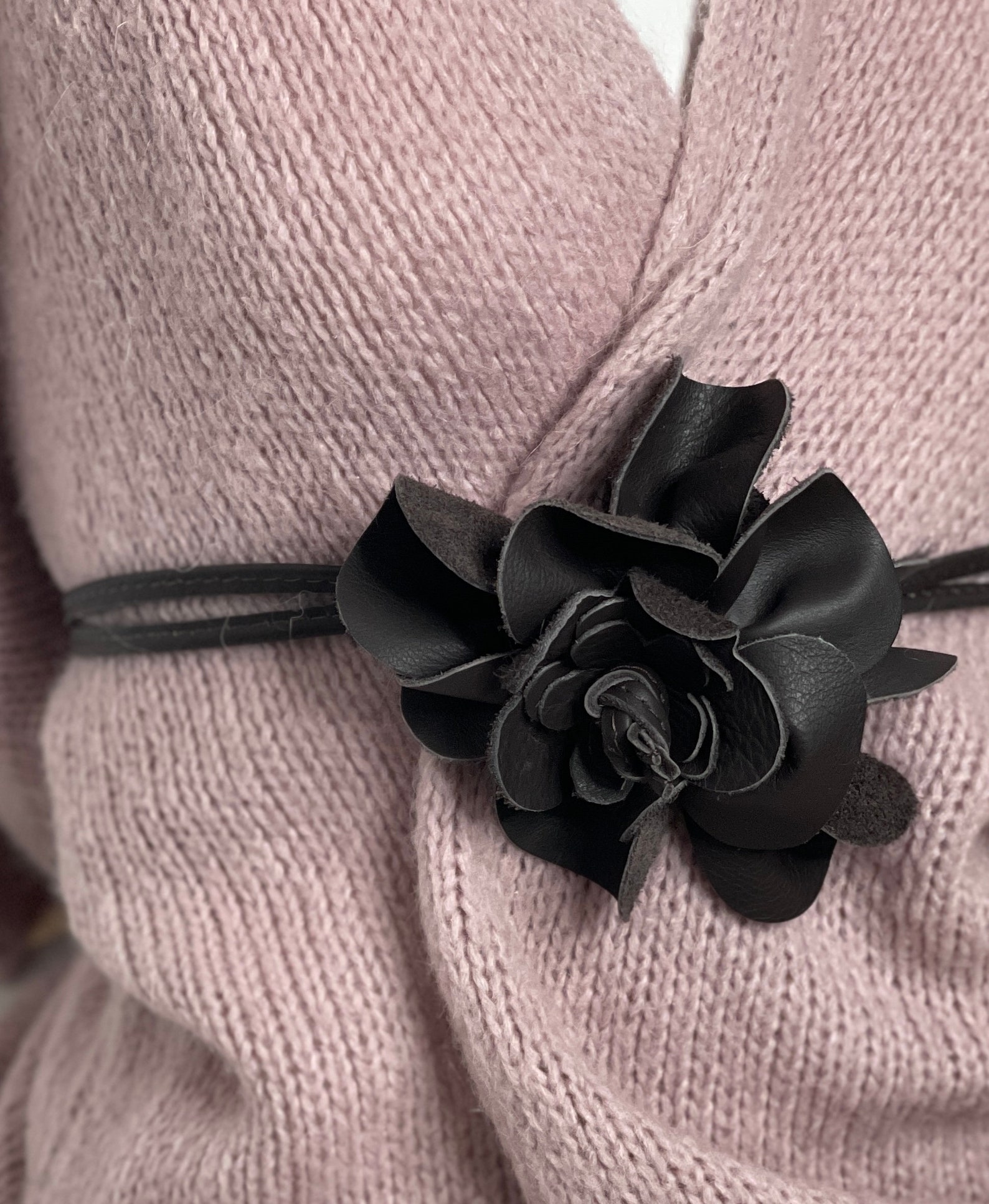 FISHINTHESEA - Super Slim - 0.5 Cm Narrow Belt With Leather Flower ...