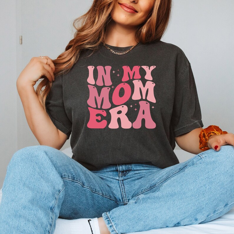 Retro in My Mom Era T-shirt, Mother Era Tee, Mother's Day Gift for Her ...