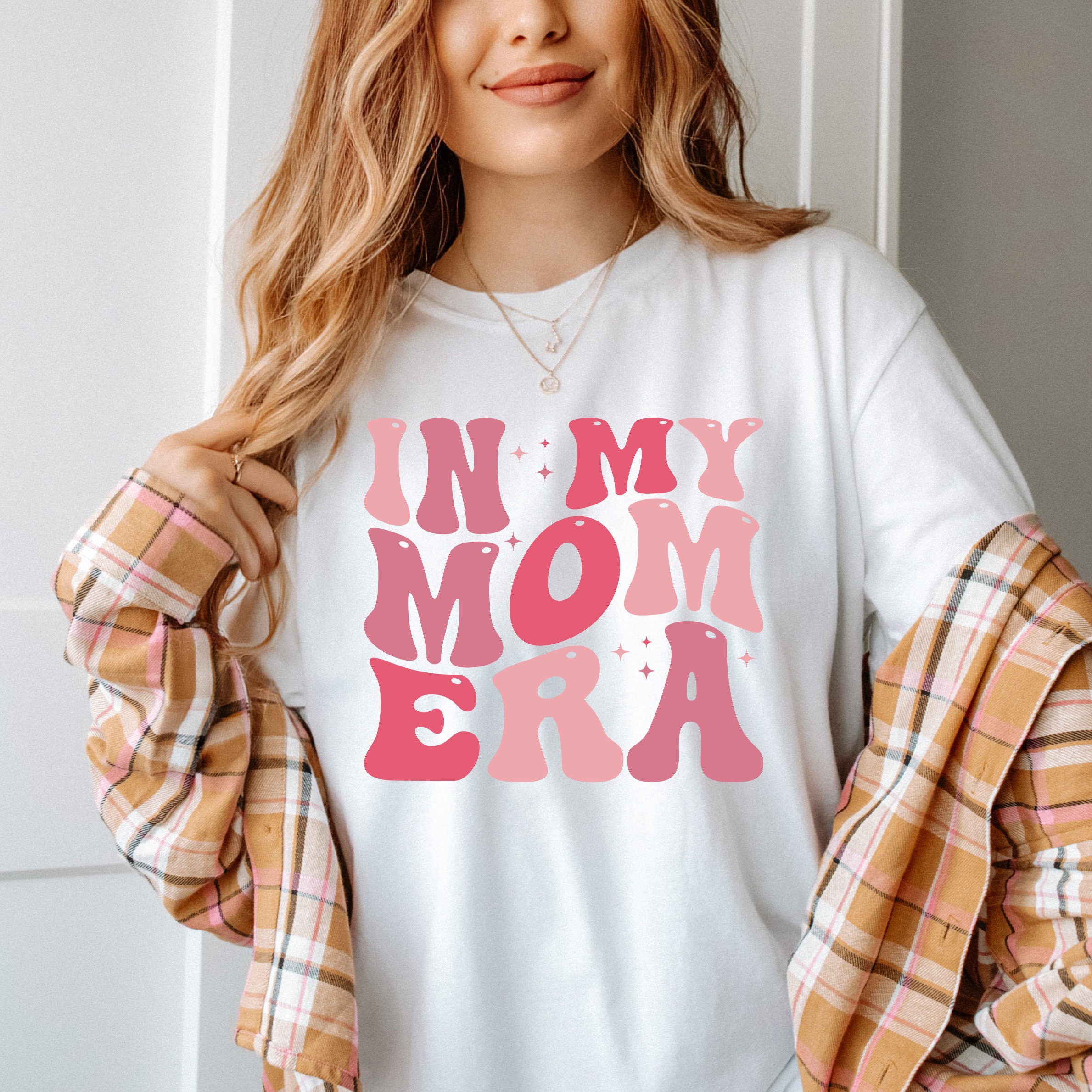 Retro in My Mom Era T-shirt, Mother Era Tee, Mother's Day Gift for Her ...