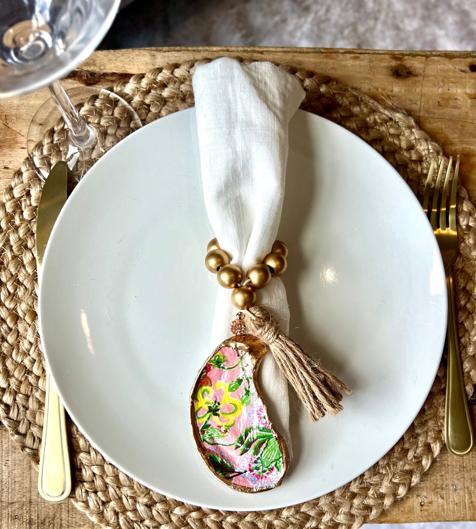 Palm Beach Table Decor Idea Shell Napkin Ring. Palm Beach Wedding Table ...