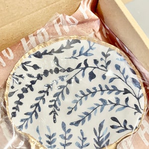 College Graduation Gift Idea Serena/lily Style Shell Jewelry Dish ...