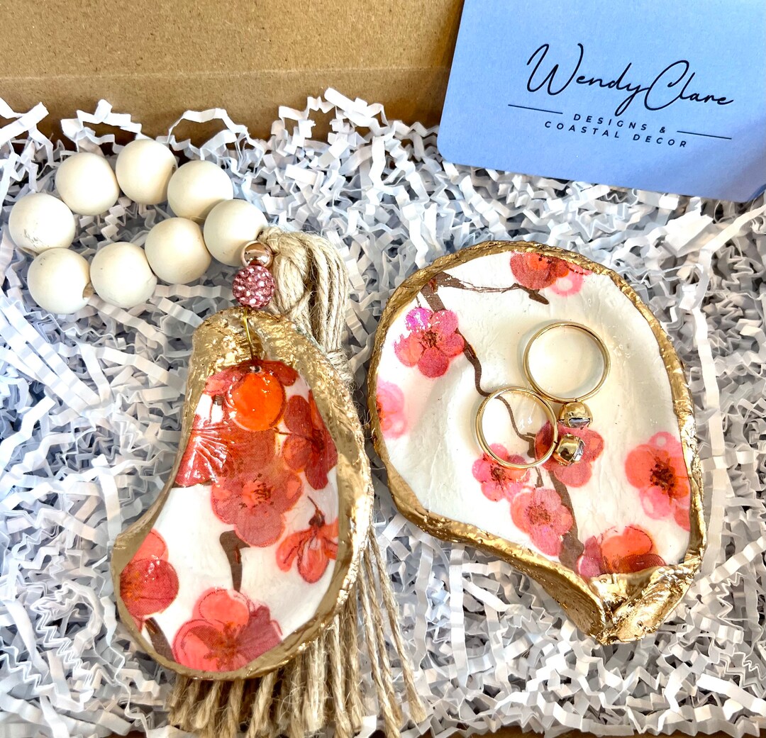 Palm Beach Event Favor and Decor Set Coastal Ring Dish Favor & Shell ...