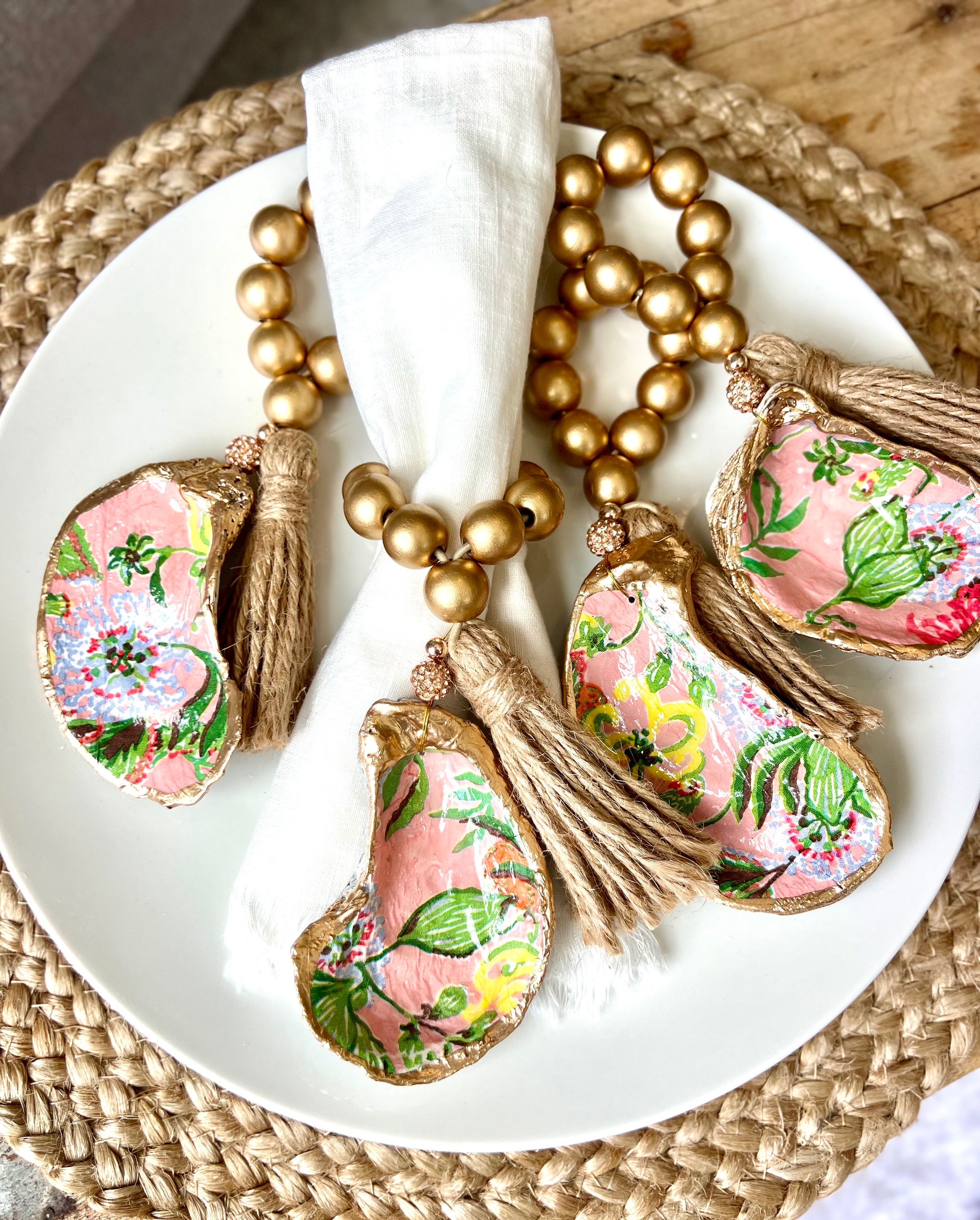 Palm Beach Table Decor Idea Shell Napkin Ring. Palm Beach Wedding Table ...