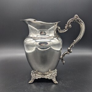 Vintage Oneida Silver Plated Pitcher With Ice Guard | Elegant Floral ...