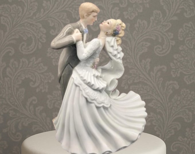 Vintage Dancing Bride and Groom Music Box | Plays "the Wedding March ...