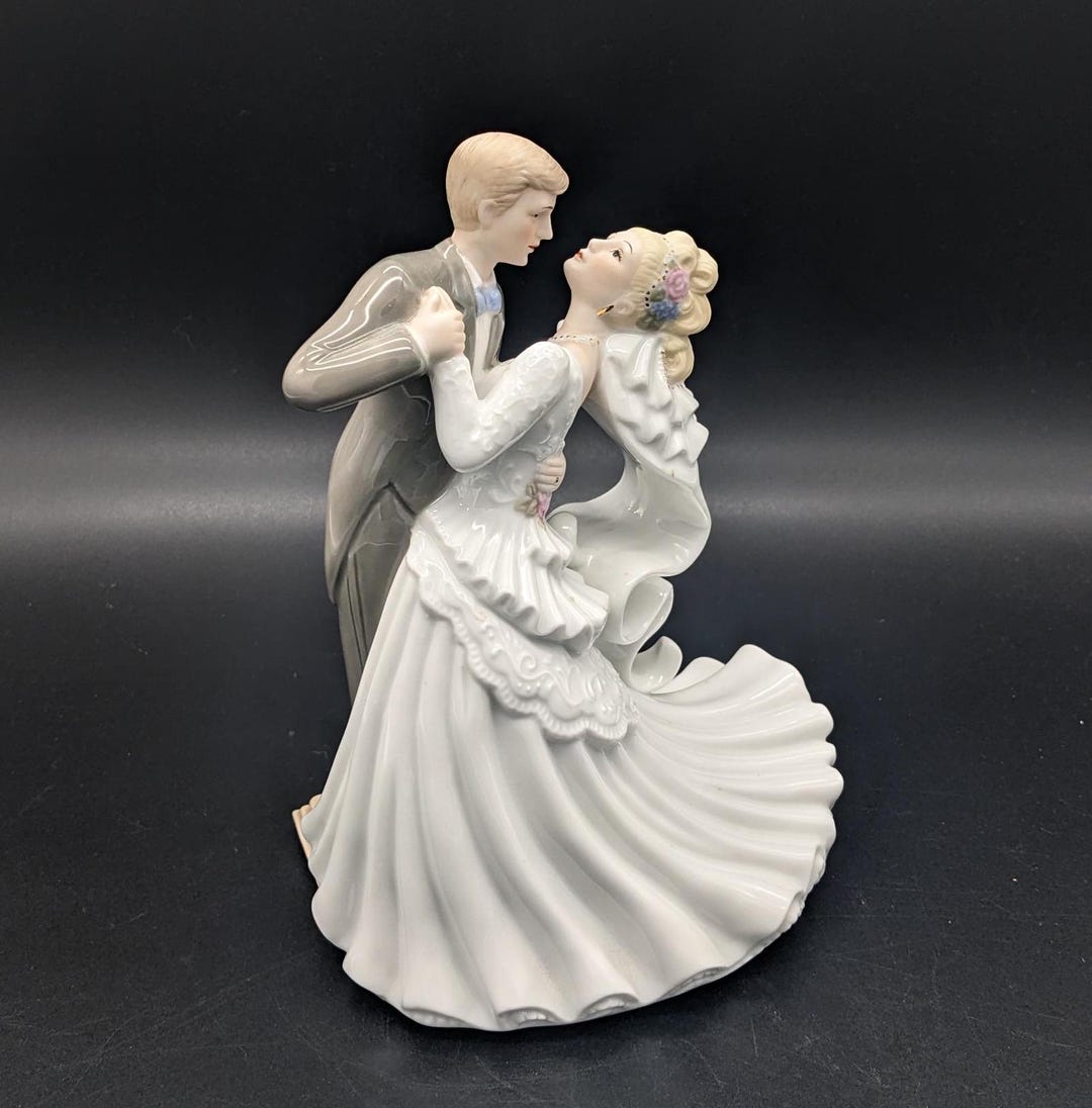Vintage Dancing Bride and Groom Music Box Plays the Wedding March ...