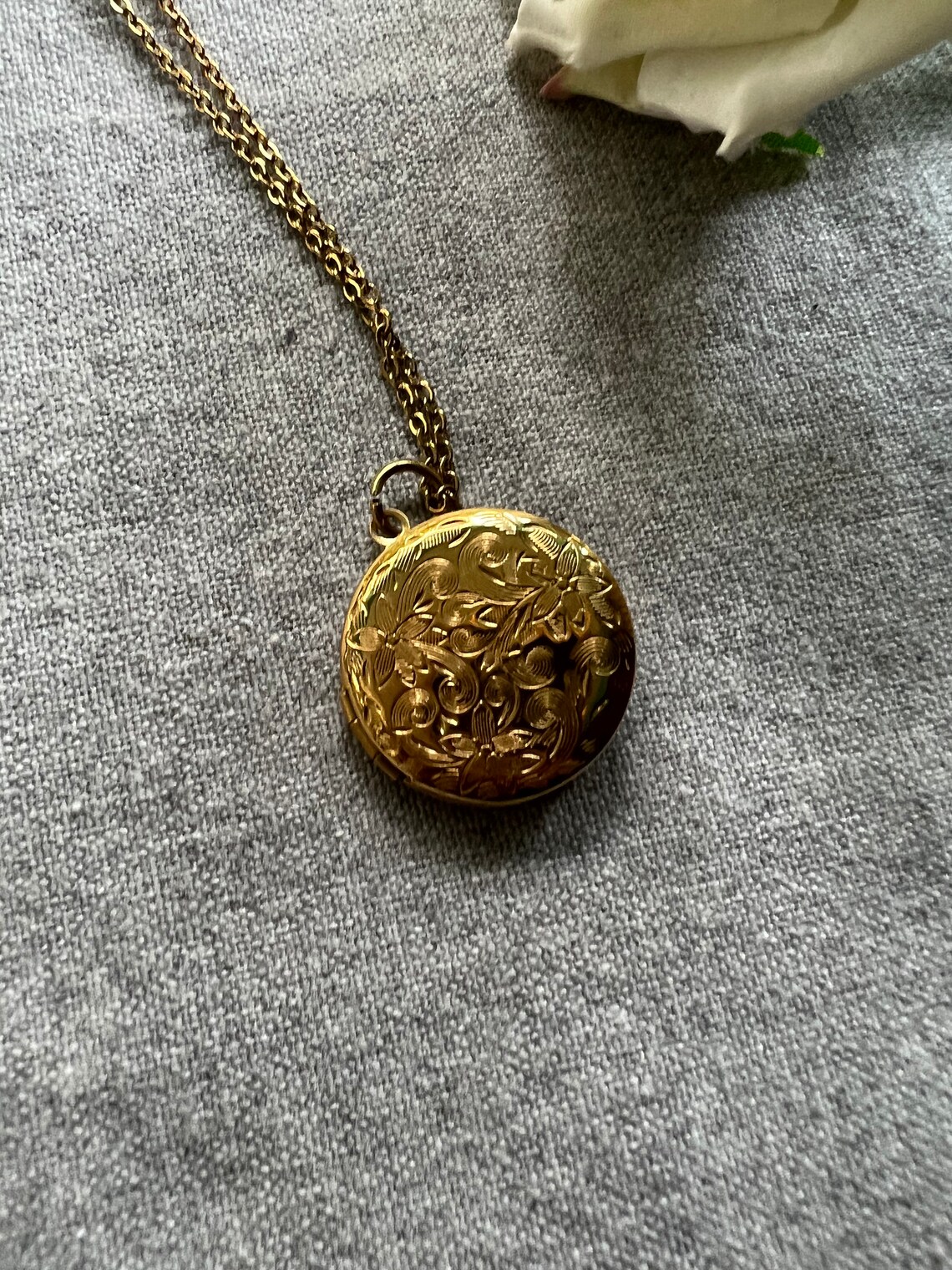 Pink Lotus-painted Locket-circular Painted Locket With Chain-vintage ...