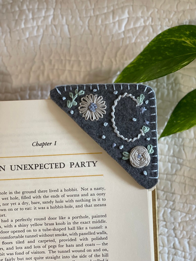 Hand Embroidered Personalized Initial Corner Bookmark - Etsy