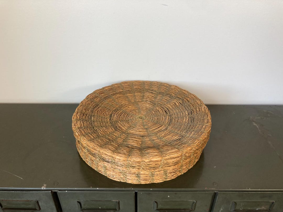 Vintage 1940s Native American Pine Straw Woven Round Lidded Flat Basket ...