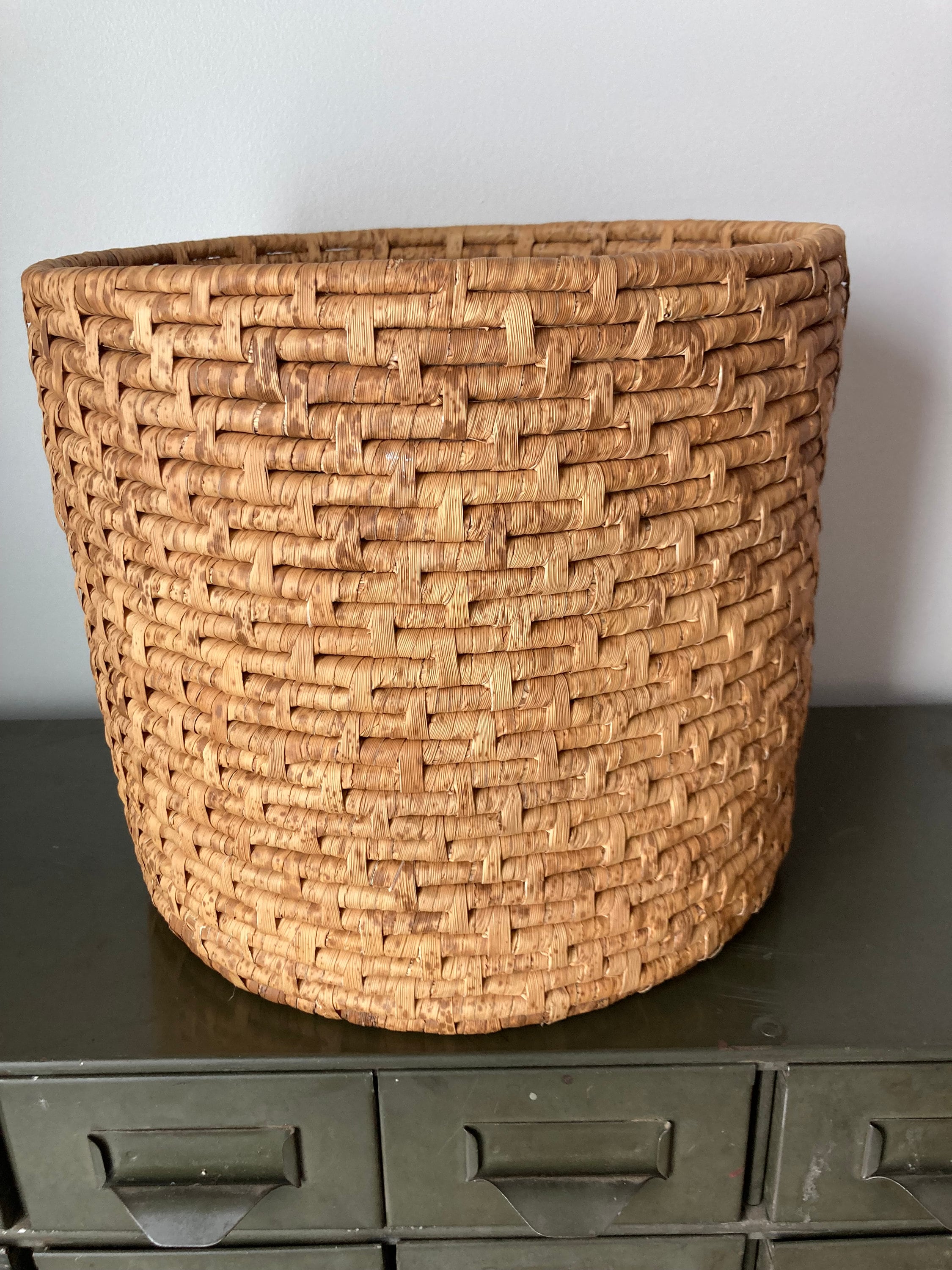 Vintage Midcentury Modern Handwoven Round Basket, MCM Plant Container ...