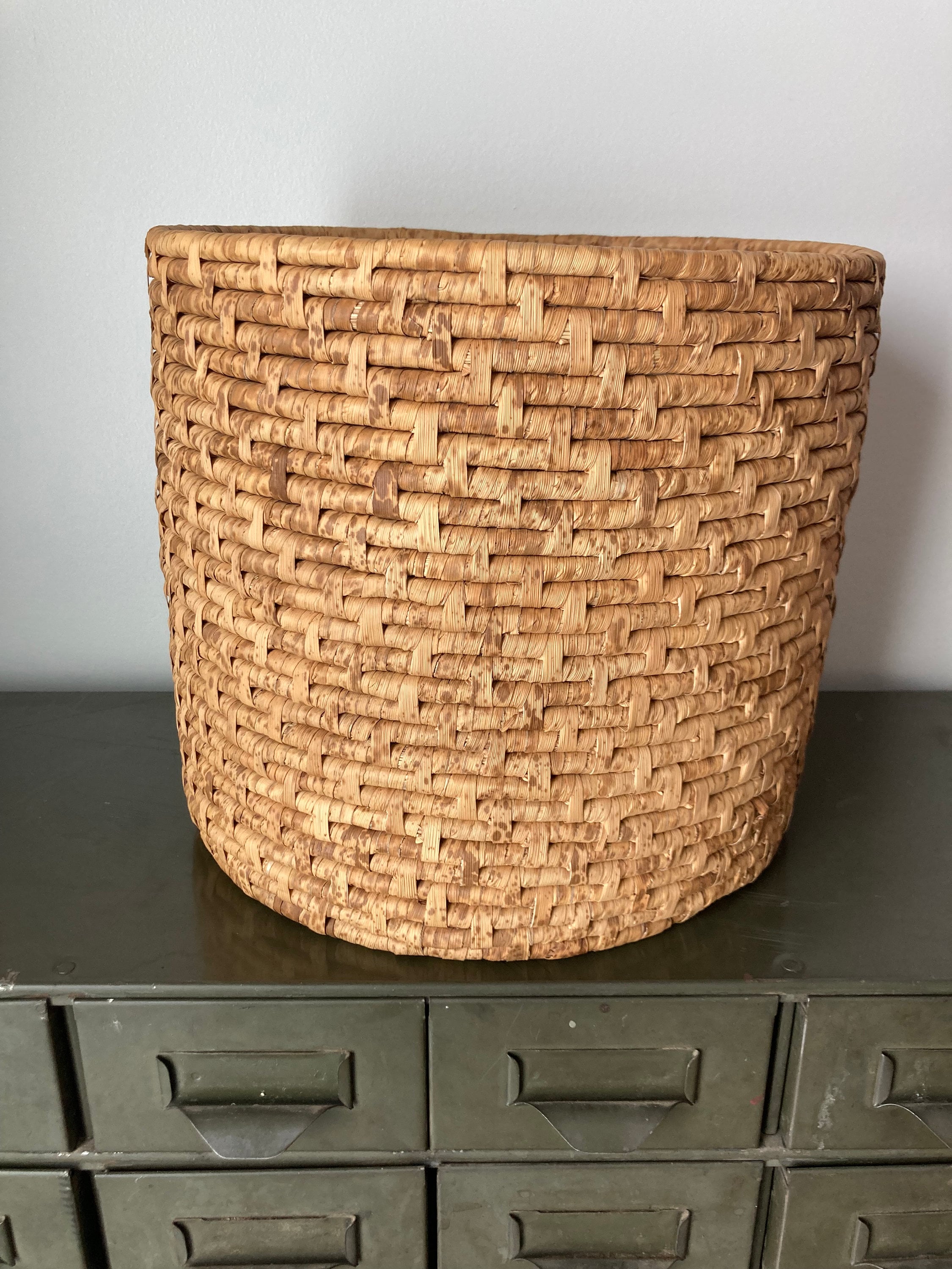 Vintage Midcentury Modern Handwoven Round Basket, MCM Plant Container ...