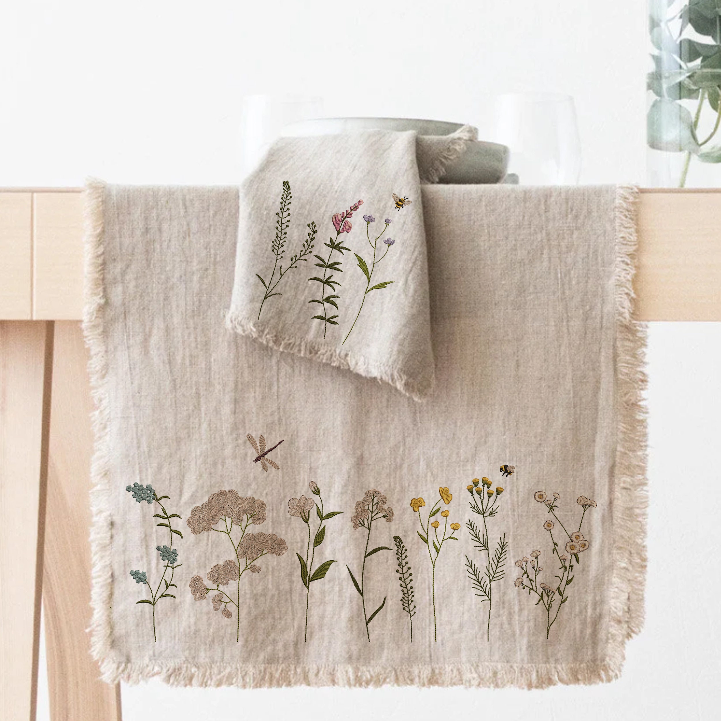 30 Summer Meadow Floral Machine Embroidery Designs, Flower Bee ...