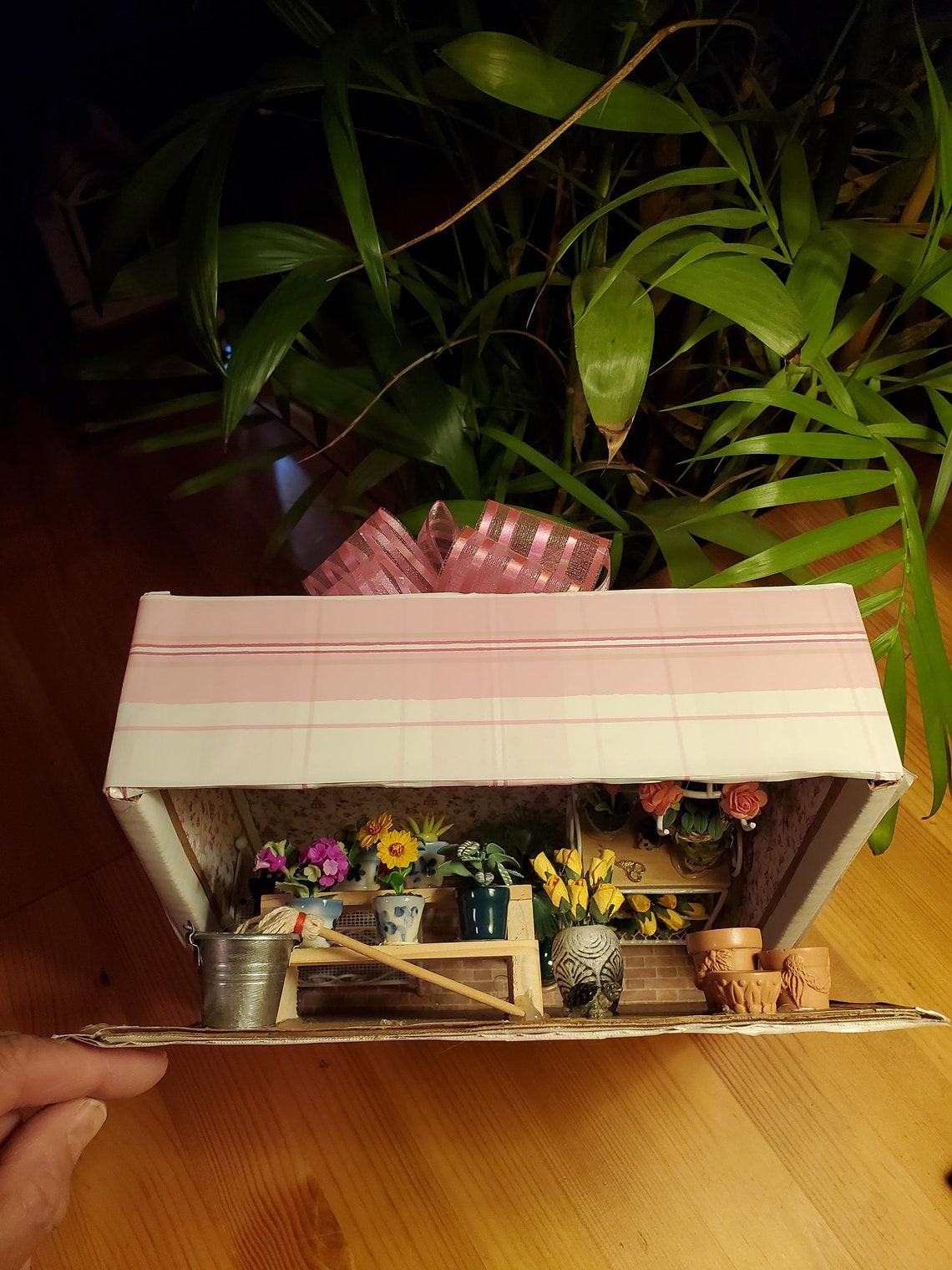 Flower Shop in a Box Diorama This is a 1:12 Scale Miniature Dollhouse ...