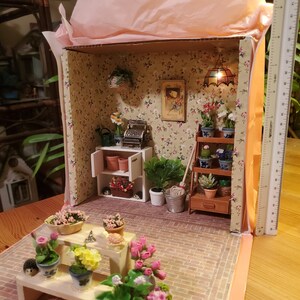 Florist in a Shopping Bag Diorama - 1:12 Scale Miniature Dollhouse ...