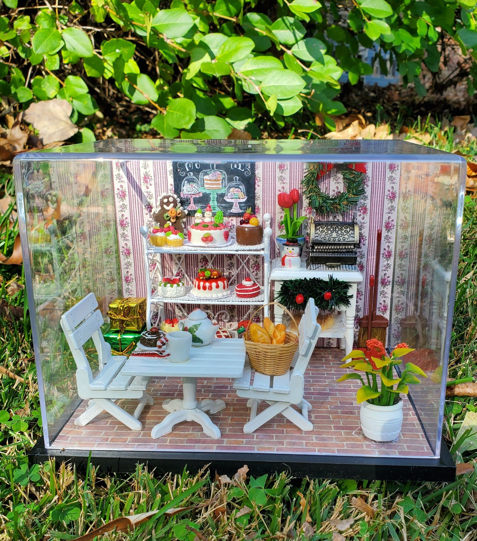Christmas Under Plexiglass! This 1:12 Scale Dollhouse Shelf Insert ...
