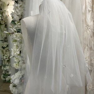 Floral Short Veil Bachelorette Party Mini Wedding Veil Small Flowers ...