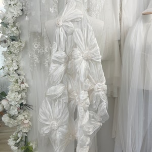 Floral Wedding Veil Big Floral Design Veil Silk 3d Flower Bridal Veil ...
