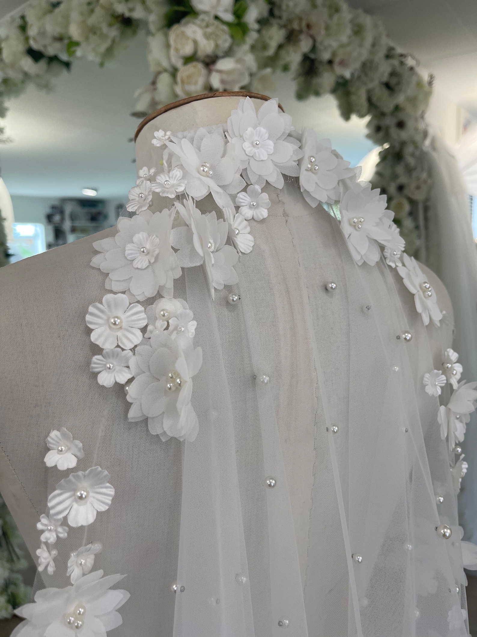 Flower Crown 3d Veil Pearl and Floral Veil Lace Petal Veil Flower Pearl ...