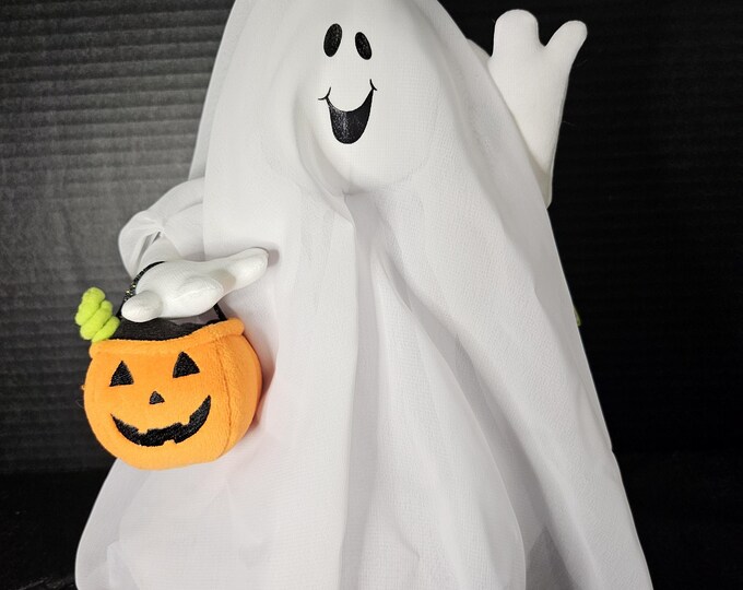 Hallmark Halloween Dancing Ghost Animated 12" Figure Dances Sings I ...