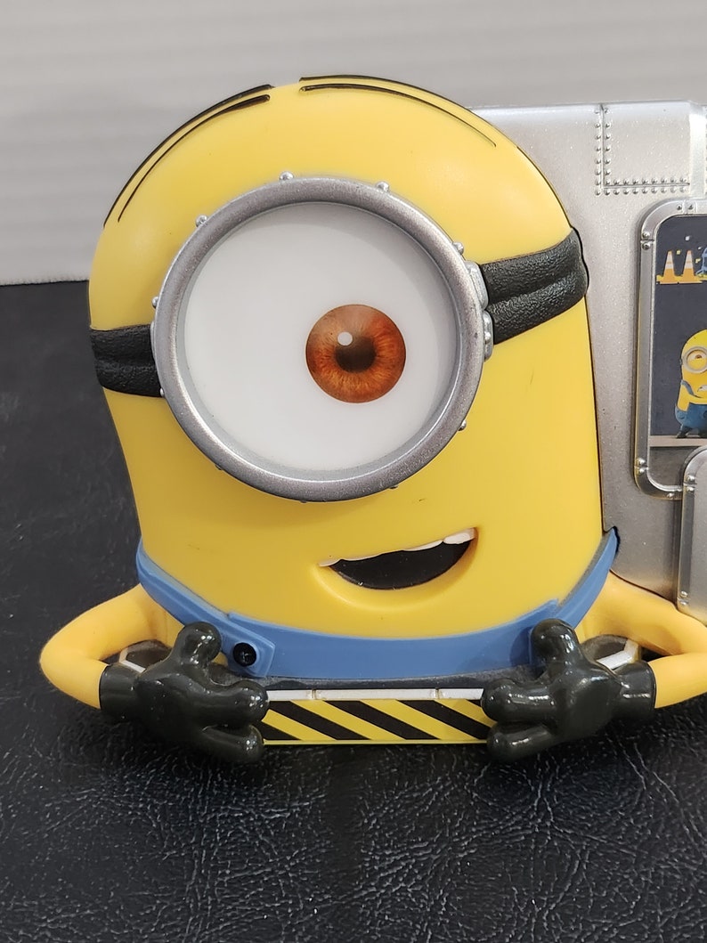 Universal Studios Despicable Me Minion Night Glow Battery Alarm Clock ...