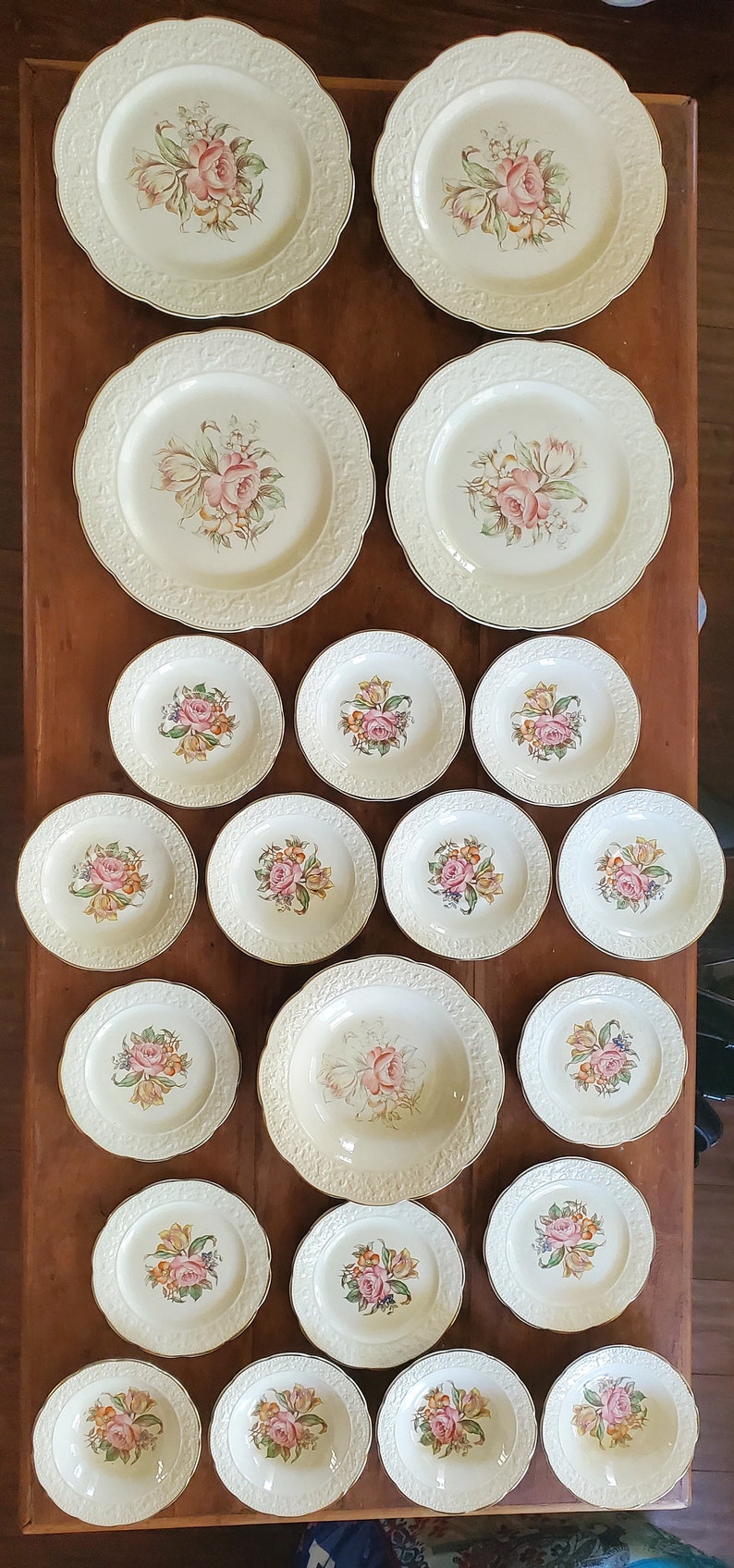 22 Piece Semi Vitreous Edwin M Knowles China Set - Flower Bouquet W ...