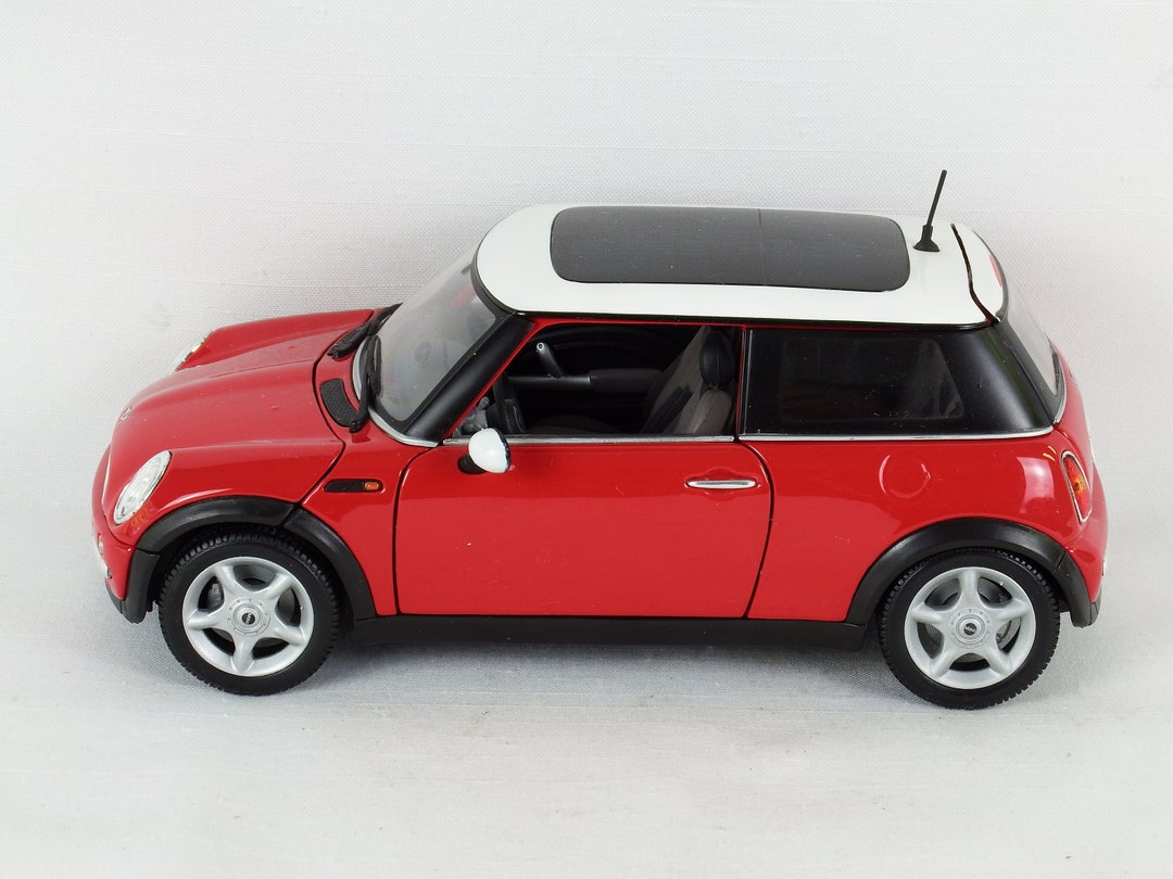 2013 Red Mini Cooper Hard-top Die-cast Car Made by the Maisto Company ...