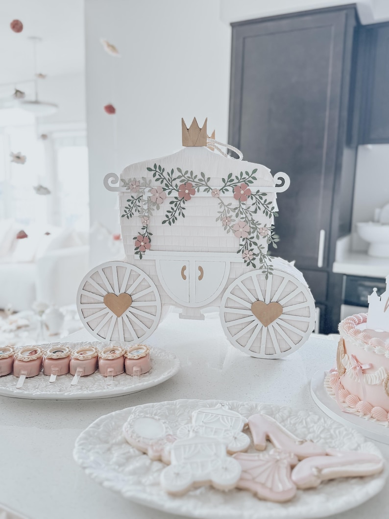 Regal Carriage Princess Piñata – Luxuriously Handcrafted for Fairy Tale ...
