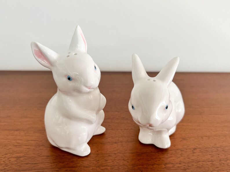 Vintage Set of White Ceramic Bunny Rabbit Salt and Pepper Shakers - Etsy