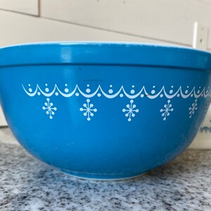 Snowflake Blue Garland Vintage Pyrex Complete Mixing Bowl Set 4 Winter ...