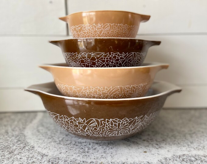 Woodland Vintage Pyrex Cinderella Mixing Bowl Complete Set of Four ...