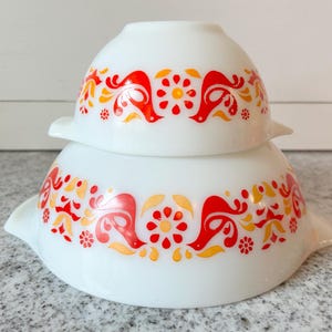 Friendship Vintage Pyrex Cinderella Complete Mixing Bowl Set 441 444 ...