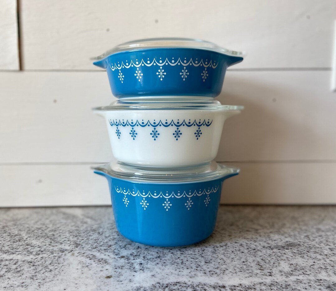 Snowflake Blue Garland Vintage Pyrex Round Casserole Set of 6 Pieces ...