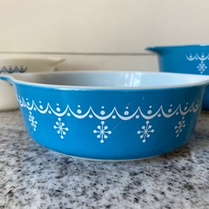 Snowflake Blue Garland Vintage Pyrex Round Casserole Set of 6 Pieces ...