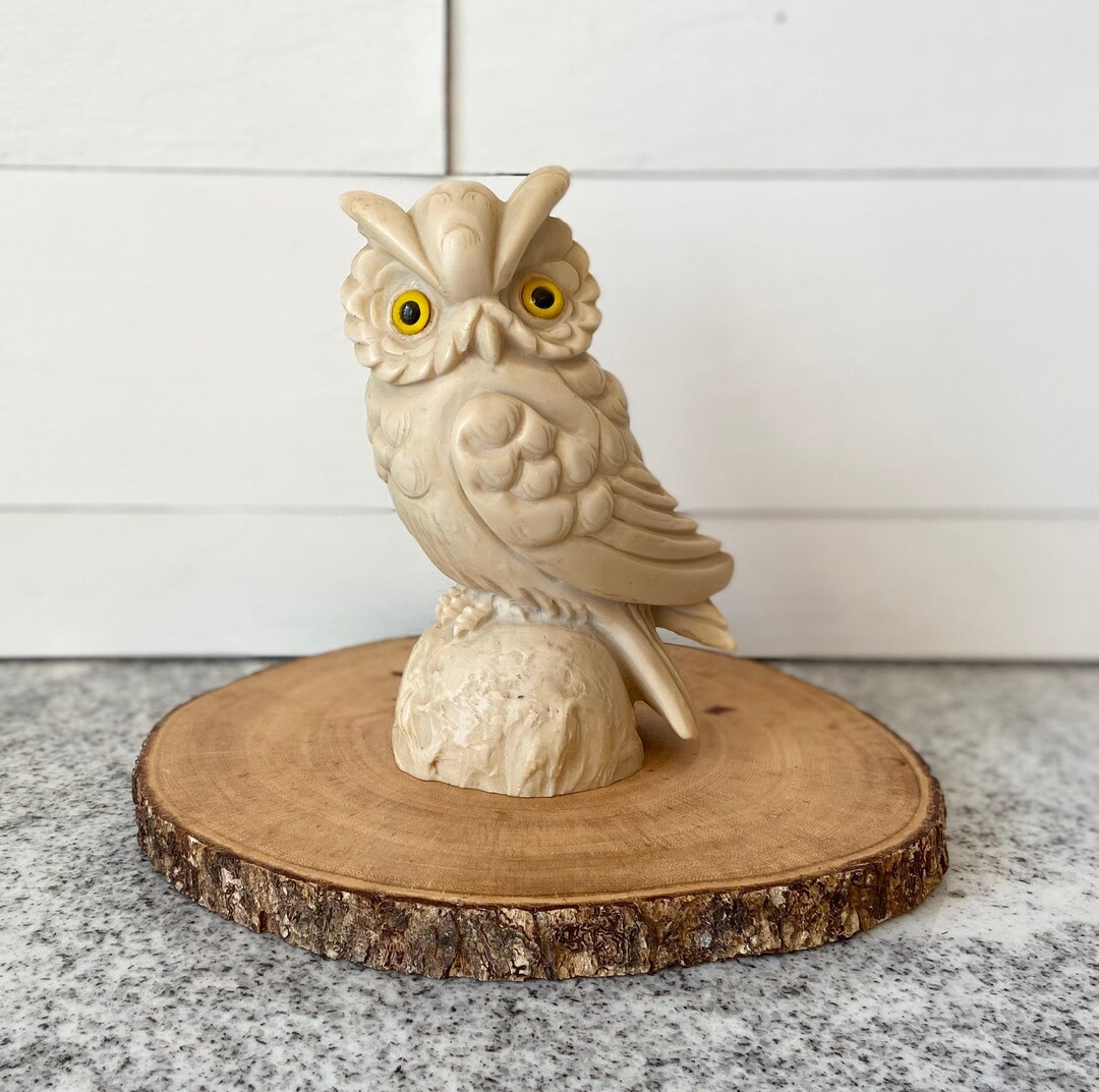 Majestic Vintage Ivory-toned Heavy Resin Owl Sculpture Figurine With ...