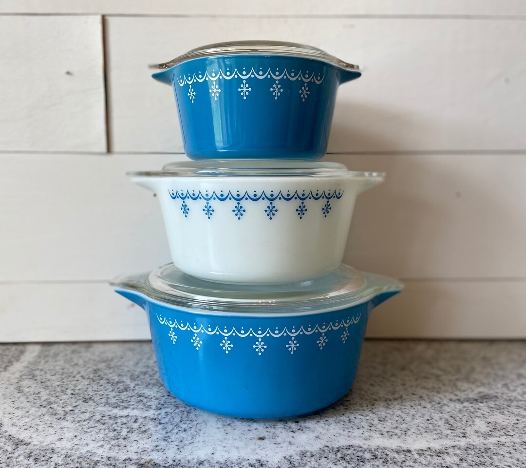 Snowflake Blue Garland Vintage Pyrex Round Casserole Set of 6 Pieces ...
