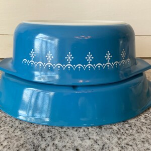 Snowflake Blue Garland Vintage Pyrex Oval Covered Casserole Dishes Set ...